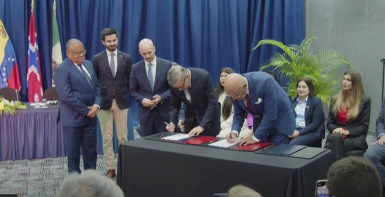El Chavismo Y La Oposición Reanudaron El Diálogo Sellan Los Primeros